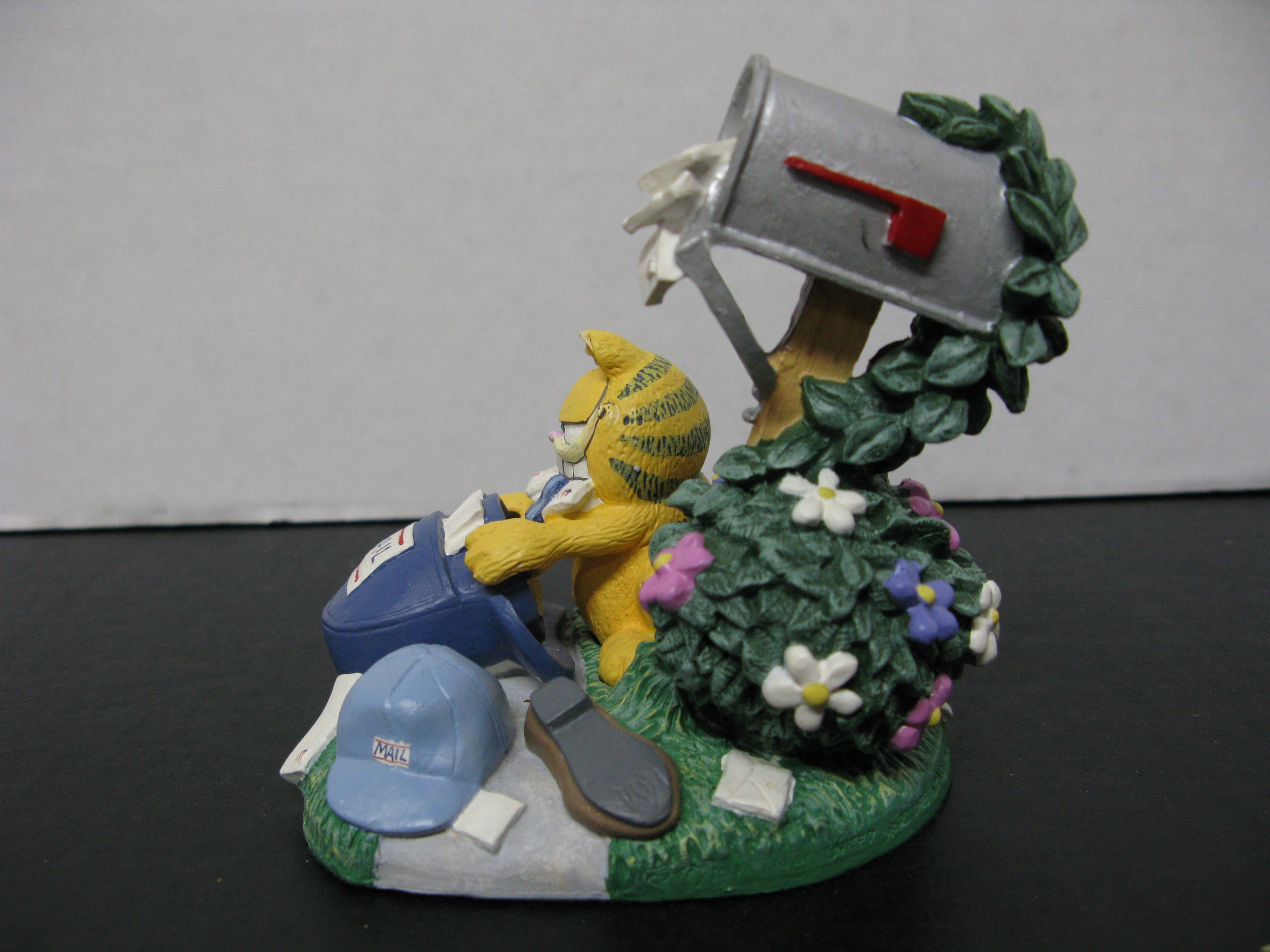 Garfield Porcelain Figures — The Pop Culture Antique Museum