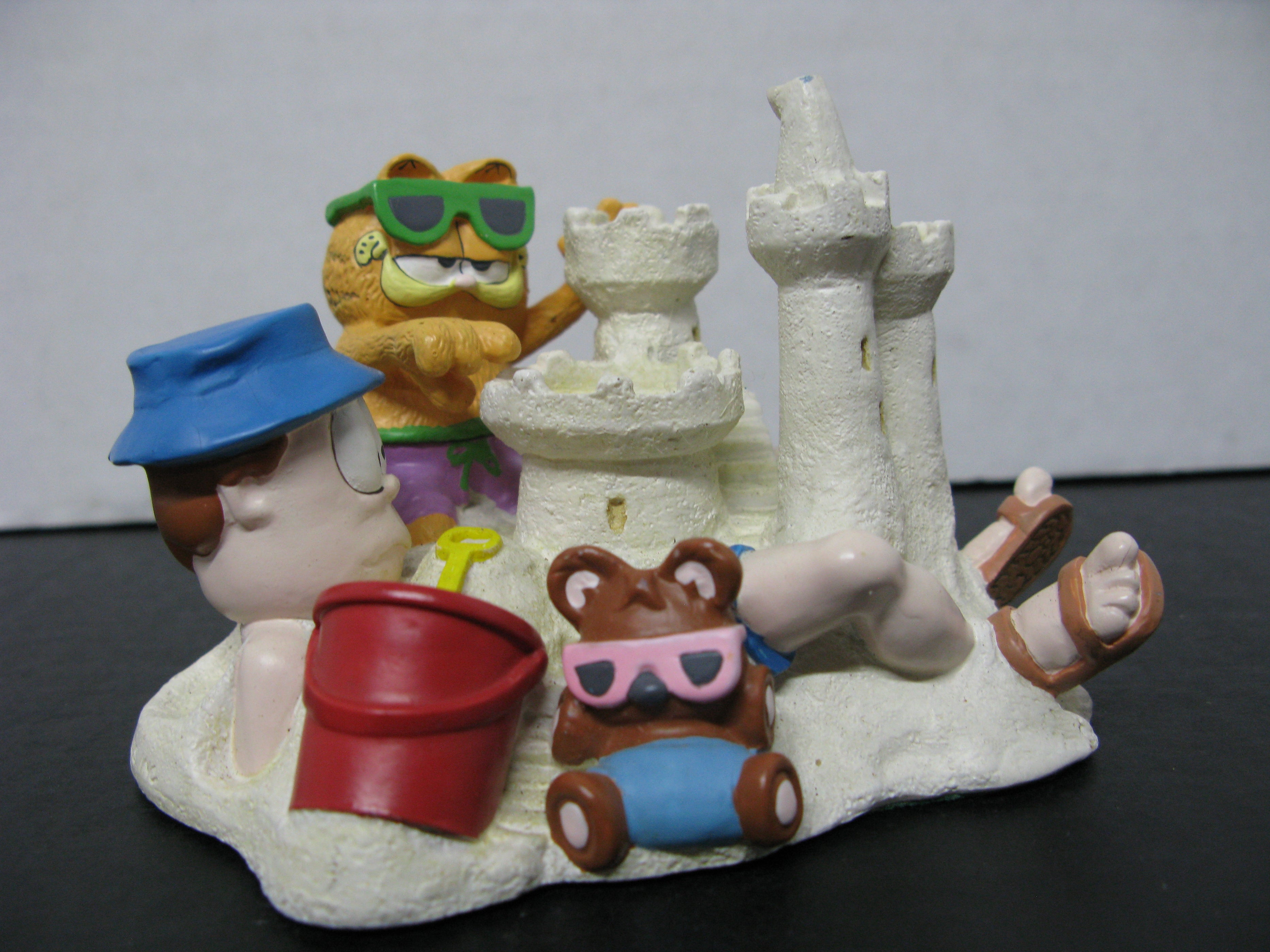Garfield Porcelain Figures — The Pop Culture Antique Museum