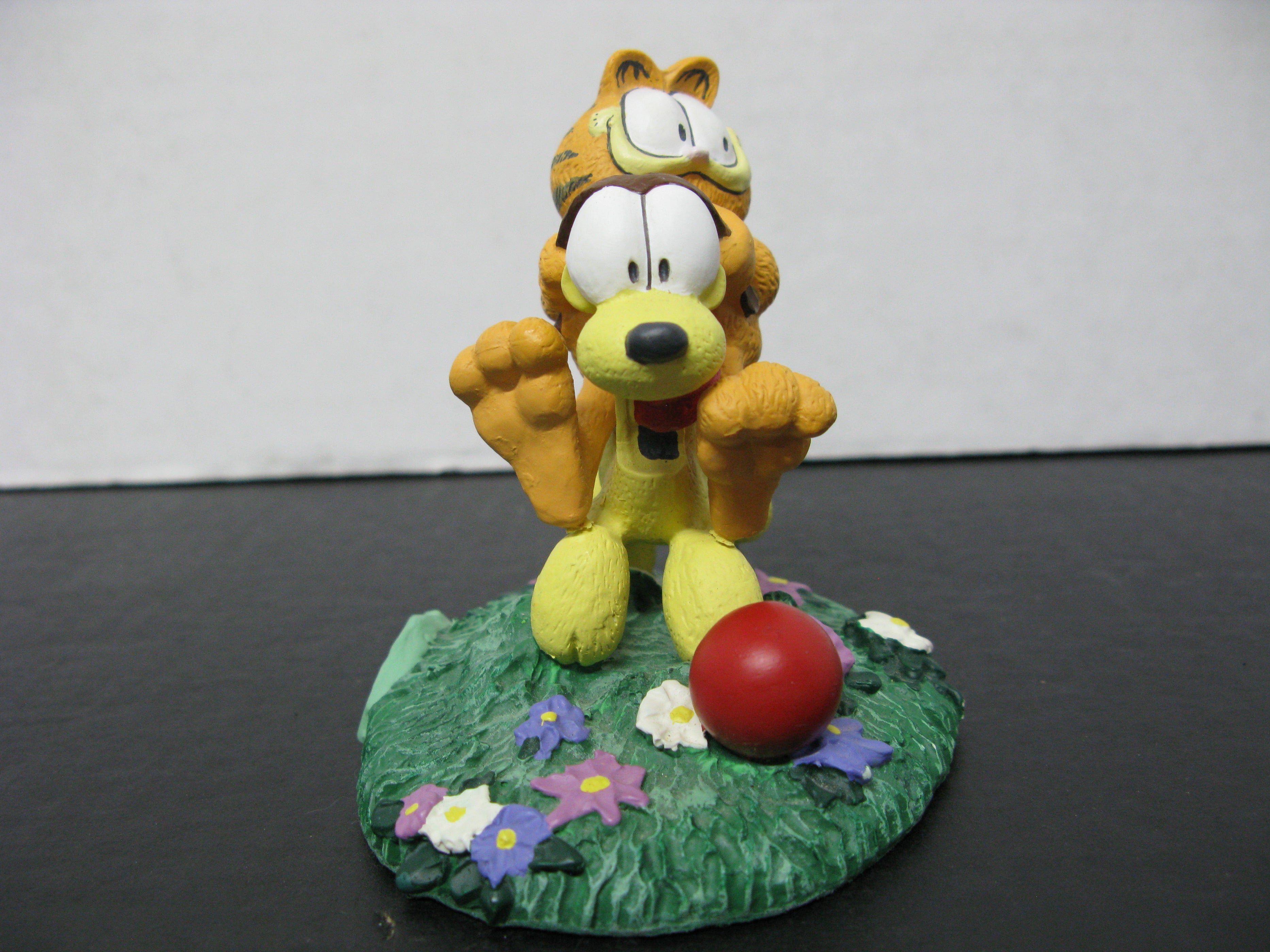 Garfield Porcelain Figures — The Pop Culture Antique Museum